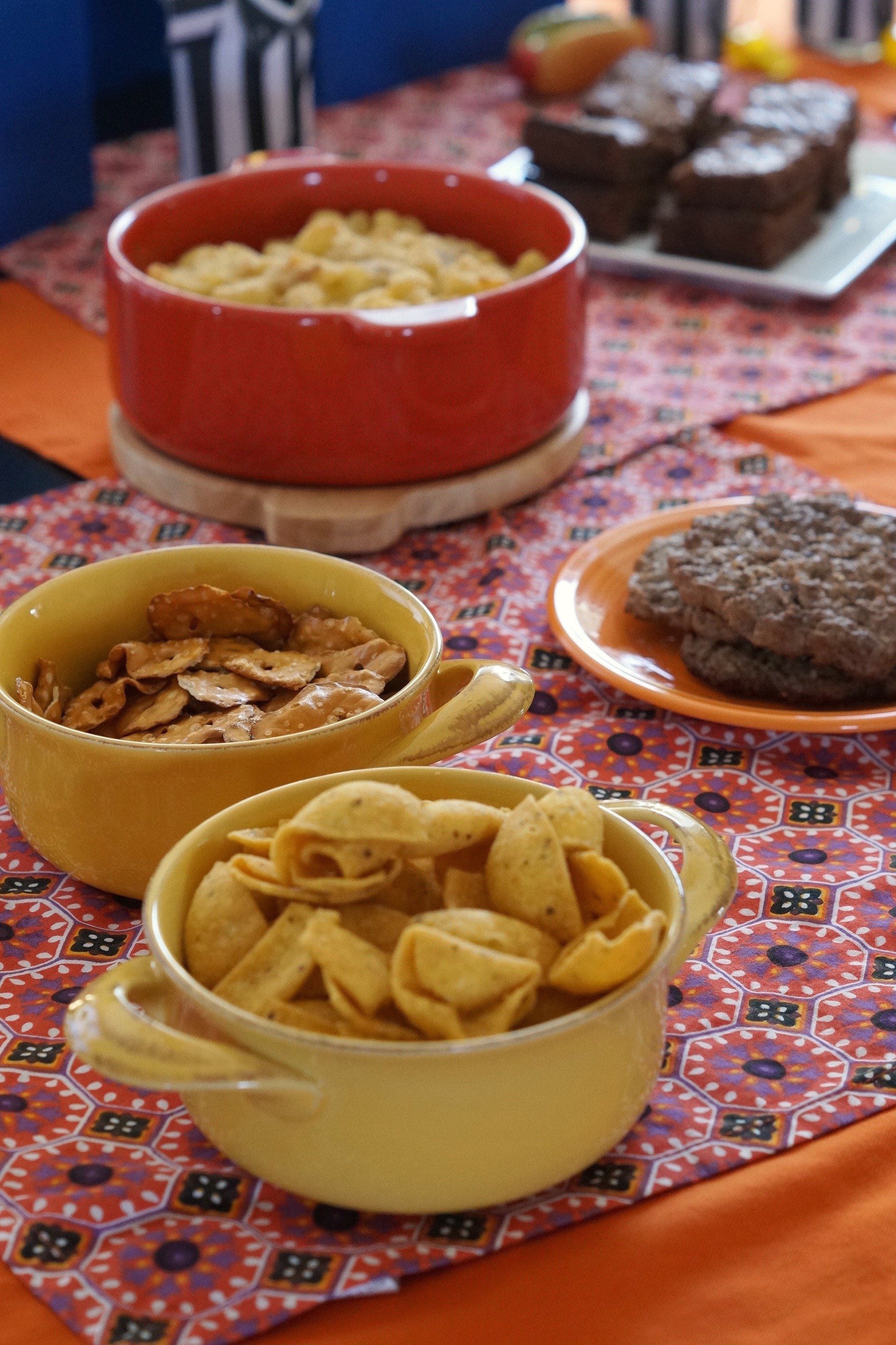 How to Host a Football Watch Party